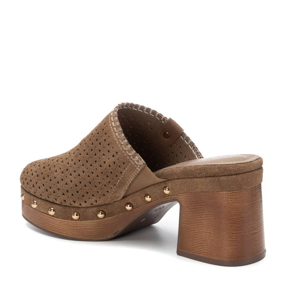 Comprar Zuecos de Mujer online | Colección Carmela Shoes