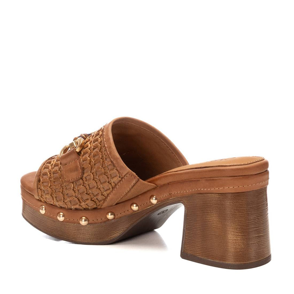 Comprar Zuecos de Mujer online | Colección Carmela Shoes