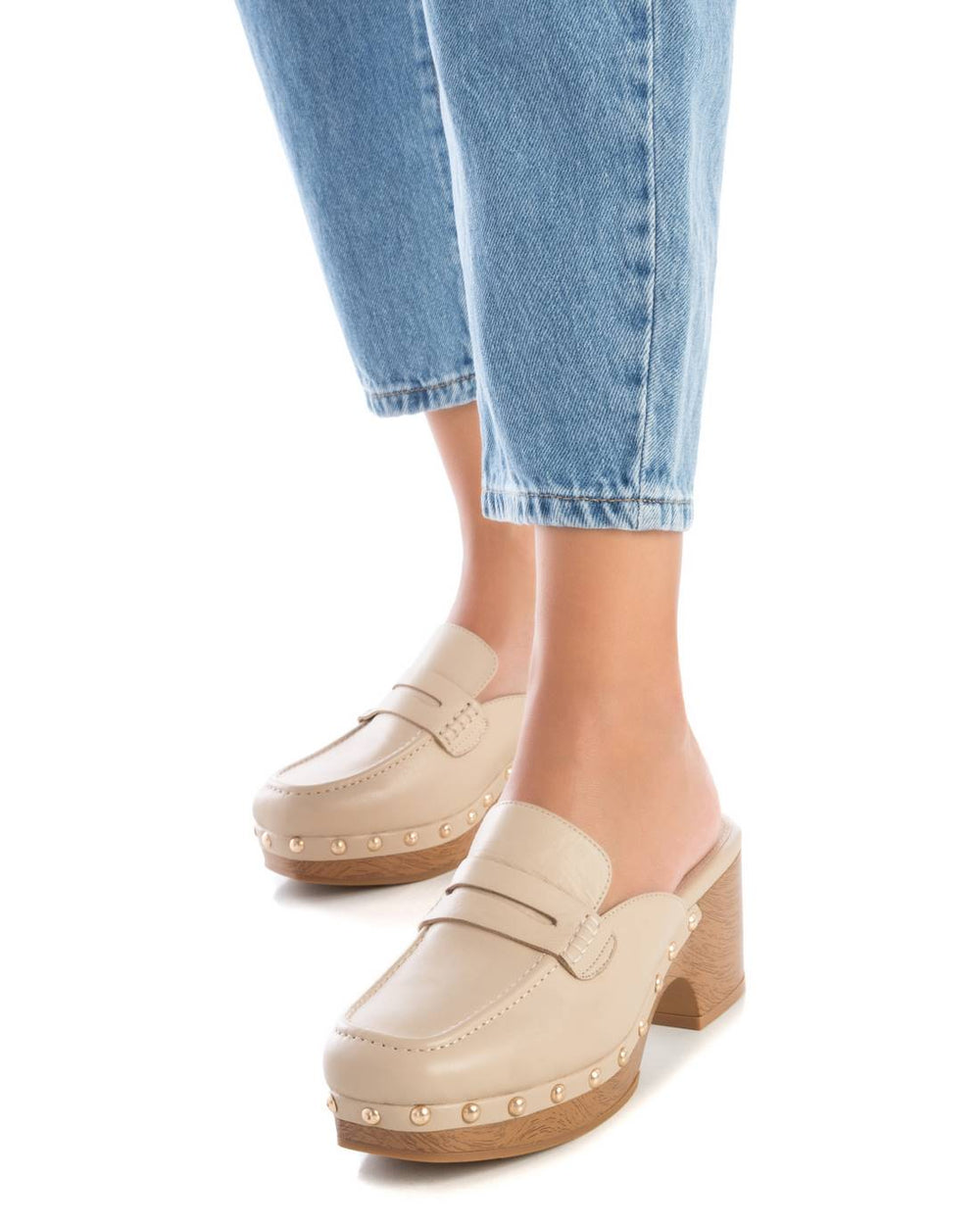 Comprar Zuecos de Mujer online | Colección Carmela Shoes